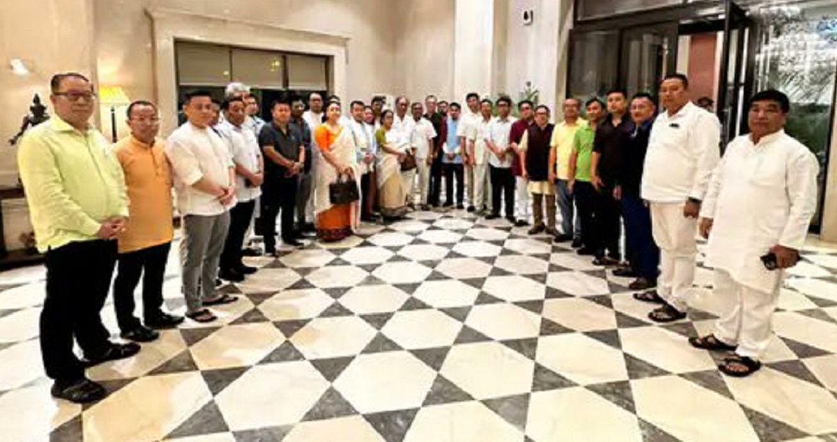 Manipur crisis: UNC slams 8 Naga MLAs from state over memo to PM, says ...