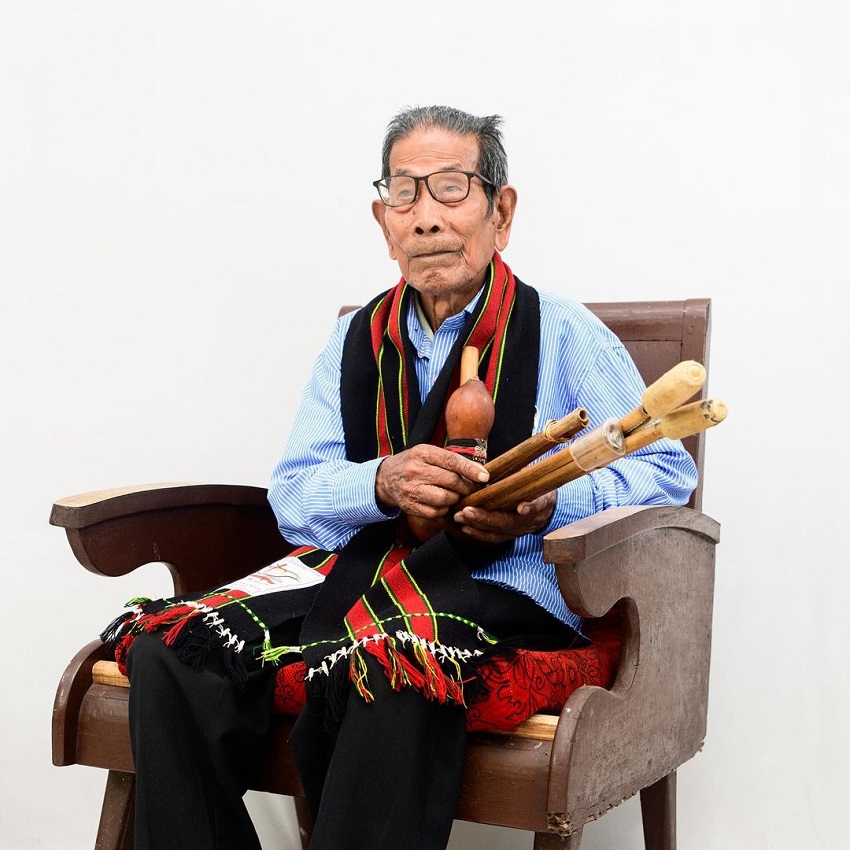 Tripura: Tribal musical instrument maestro and Padma Shri Thanga ...