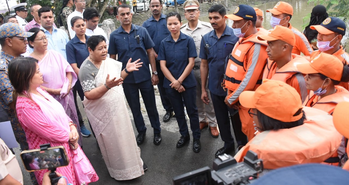 Manipur governor visits flood relief camp, assures assistance to ...